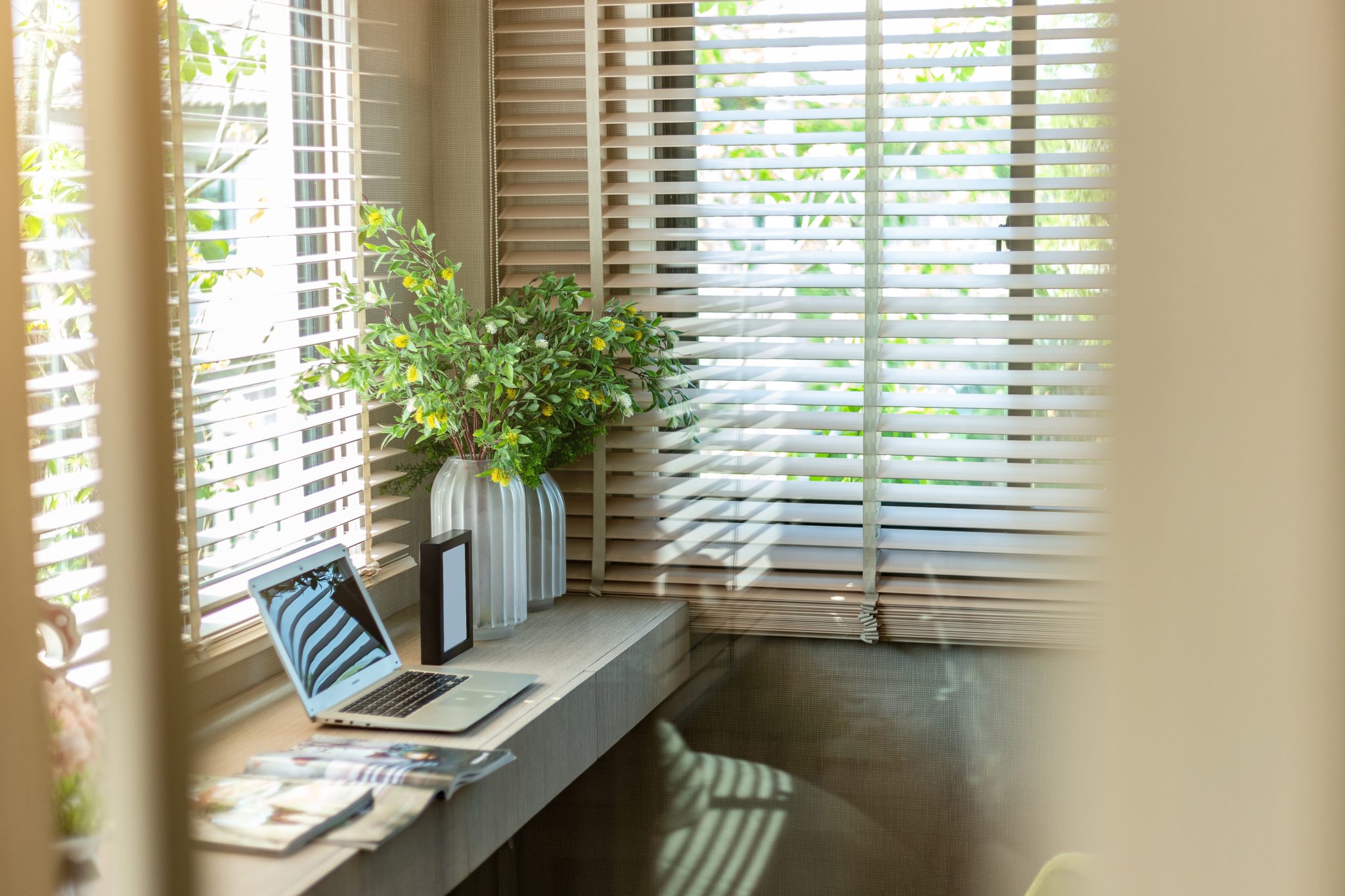 Inside vs. Outside Mount Blinds: The Essential Guide to Mounting ...